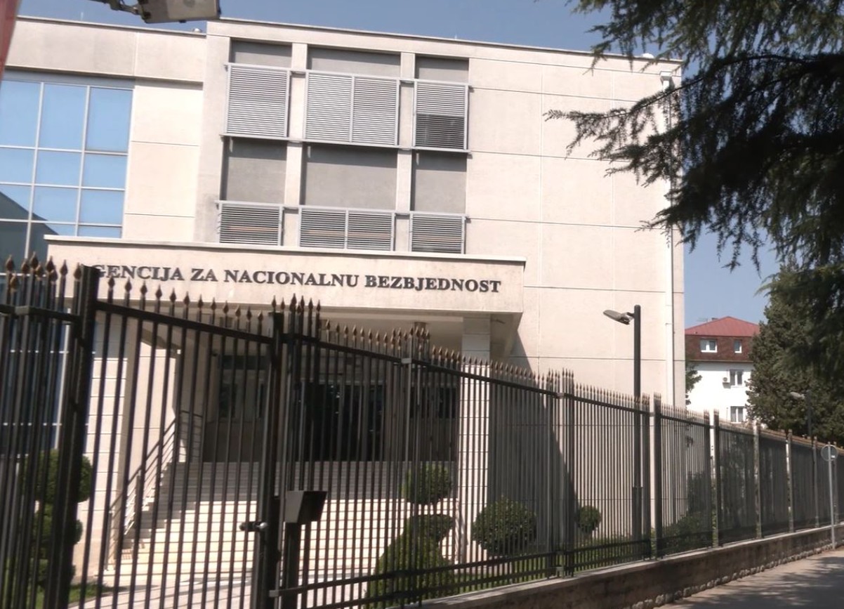 EKSKLUZIVNO Svastika „Velikog Štrumfa“ postala operativka ANB-a kao ...